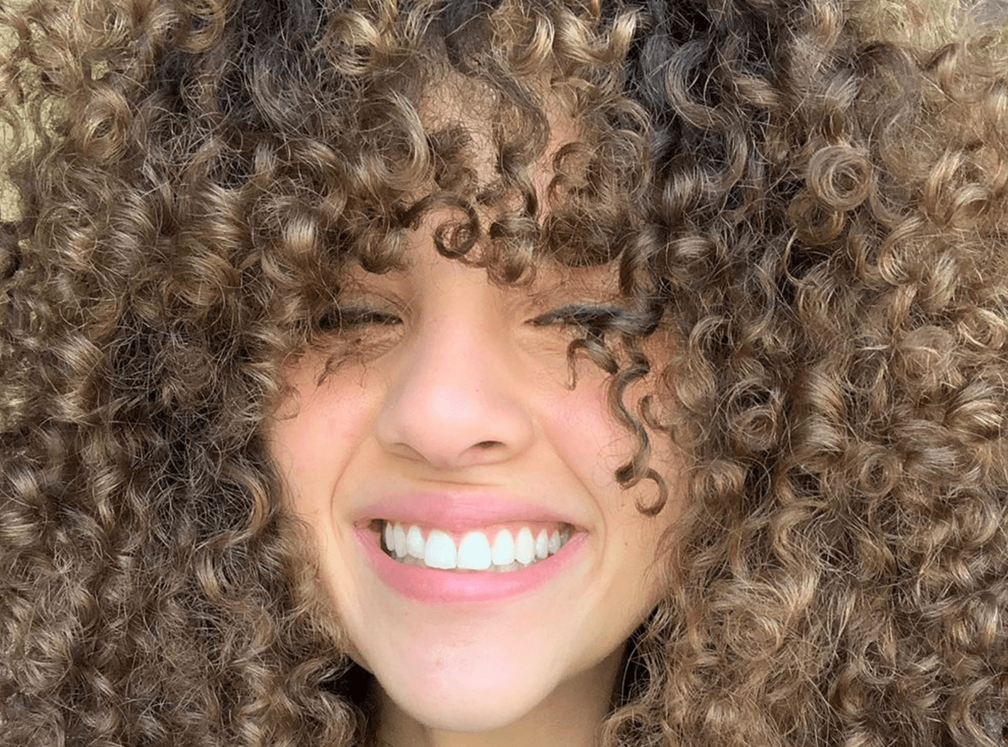 Curly – Smack That Scrub